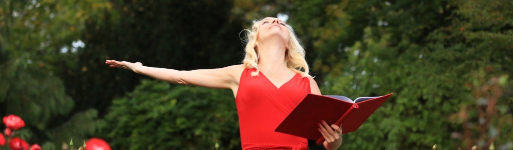 trauredner-muenchen-traurednerin-freie-trauung-anja-hackl-titelbild-1 - Traumeisterin